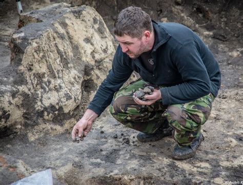 У Млинові провели розкопки Знайшли кераміку кістяні ковзани печі Х
