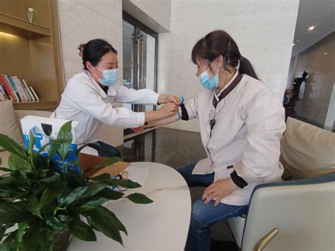 长岗社区卫生服务中心丨省二院医联体长岗社区卫生服务中心：“共抗艾滋 共享健康”——记长岗社区卫生服务中心开展“防艾”宣传活动 科室新闻
