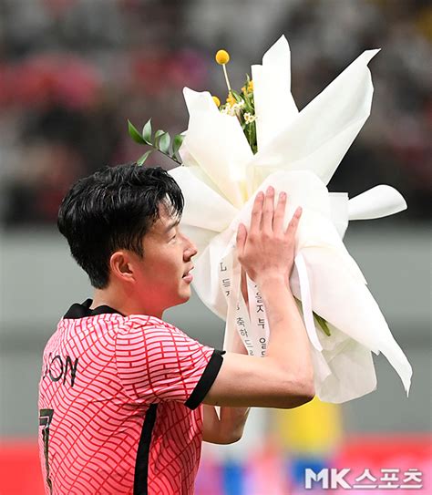 Epl 득점왕 축하 꽃다발과 손흥민 Mk포토