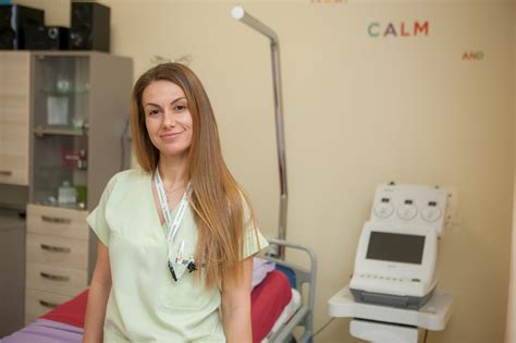 Международен ден на акушерката с болница "Надежда" | Facebook
