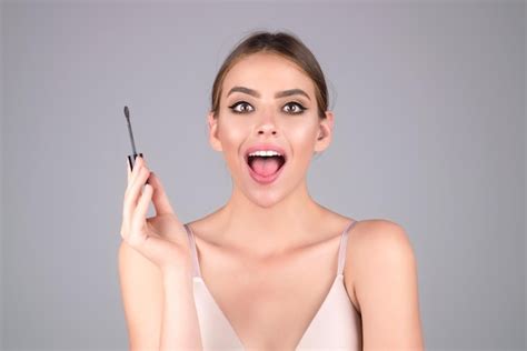 Premium Photo Eyebrow Makeup Beauty Model Shaping Brows With Brow