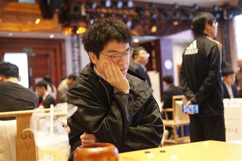 名人战柯洁打赢“年代对决”，四位前名人损失过半 知乎