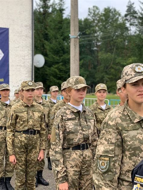 Pinterest In 2024 Army Women Army Basic Training Army Pics