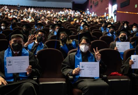 Se Gradúan Alumnos De La Facultad De Ciencias De La Computación El