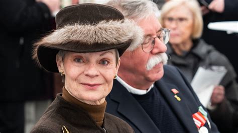 Greve Ingolf Og Grevinde Sussie Har Lagt Planer Her Rejser Vi Hen Til Sommer Billed Bladet