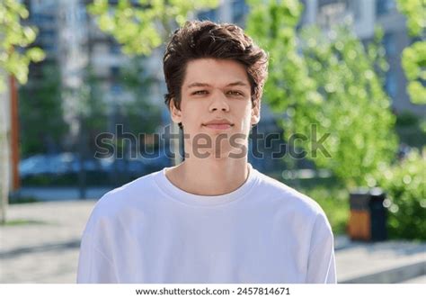 8 Thousand Male 20 Years Old Portrait Royalty Free Images Stock