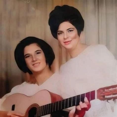 Cómo se llamaba el dueto de Paquita la del Barrio con su hermana