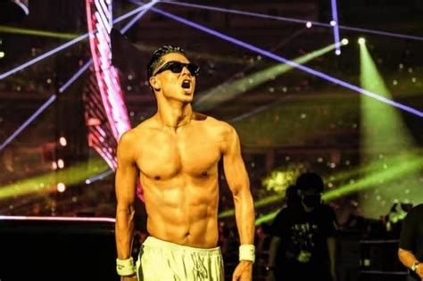 黑泽良平脱衣秀八块腹肌 林志玲：自己很幸福无忧资讯
