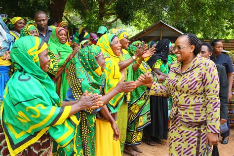 Mama Magufuli Awasili Mikoa Ya Kusini Kwa Ziara Ya Kikazi BUKOMBE SASA