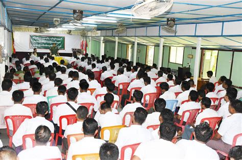 ရခိုင်ပြည်နယ်အတွင်း ဆိုင်ကလုန်မုန်တိုင်း မိုခါ တိုက်ခတ်မှုကြောင့် ပျက်စီးမှုများ ဖြစ်ပေါ်ခဲ့သည့