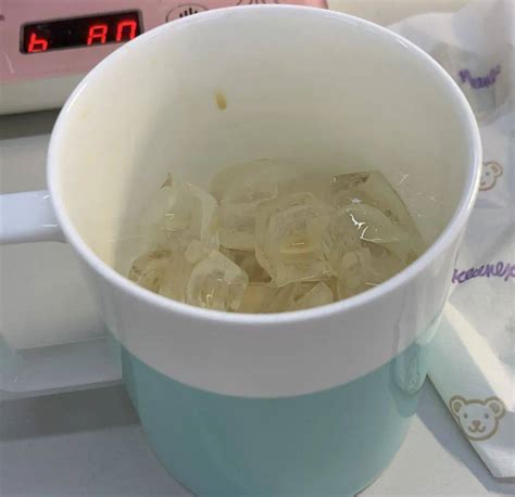 一杯咖啡半杯冰这是卖冰还是卖咖啡 新京报快评 奶茶 消费者 冰块
