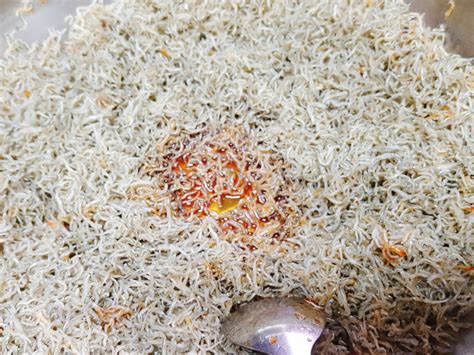 아몬드 지리멸치 바삭볶음~아몬드의고소함이 멸치의짠맛을 잡아주네요