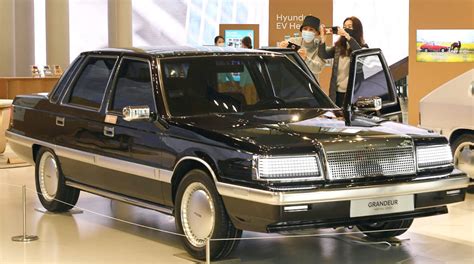 레트로 감성 더한 1세대 그랜저 전기차 전자신문