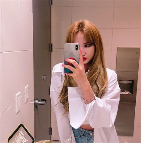 몸매 센터 Exid Le 뒤태마저 완벽한 비키니 여신 손에 잡히는 뉴스 눈에 보이는 뉴스 뉴스엔