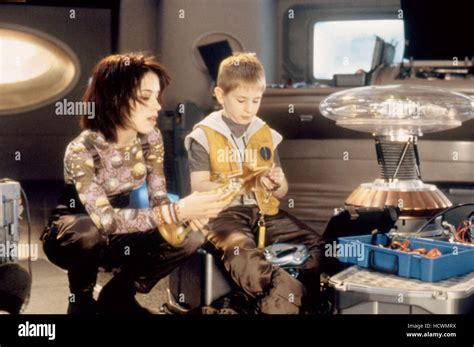 Lost In Space Lacey Chabert Jack Johnson 1998 © New Line Cinema