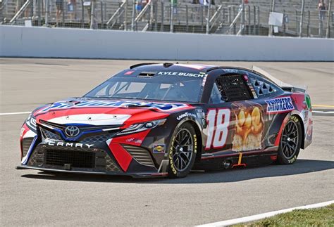Nascar Kyle Busch Snickers Car