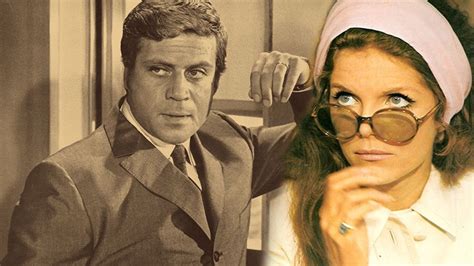 Смотреть Дама в автомобиле в очках и с ружьем онлайн Фильм Etvnet