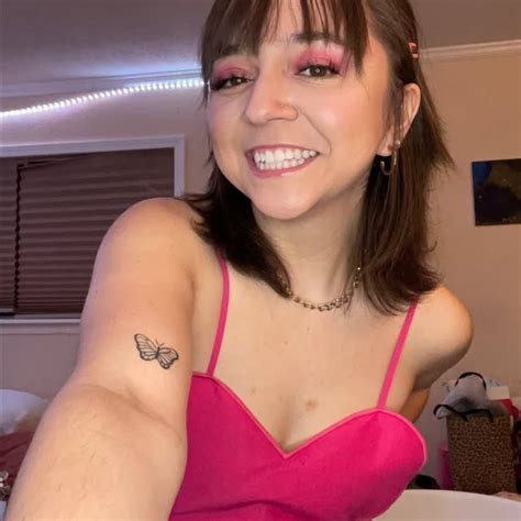 Stephanie323 On Threads