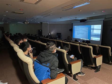 111 1 友善的性別教育 學務處生涯發展與諮商輔導中心