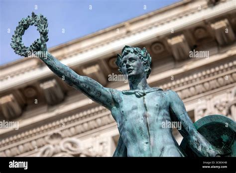 Liverpool Uk September 19th 2024 The Statue Of Victory Which