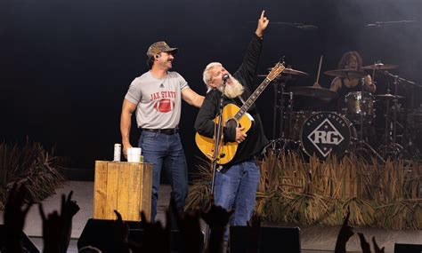 John Daly Surprises Riley Green Crowd In Iowa With “knockin On Heaven
