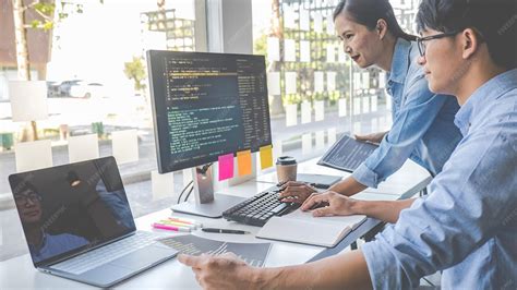 Programador Que Trabaja En Un Desarrollo De Software Y Tecnologías De Codificación Diseño De