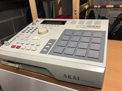 Akai MPC2000 image (#1666236) - Audiofanzine
