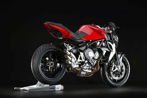 2015 MV Agusta Brutale 675 Review