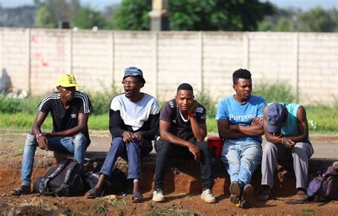 South Africas Unemployment Rate Rises Slightly To 321 In Q4