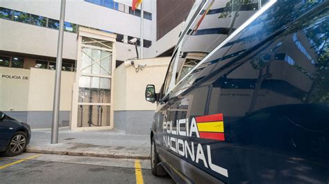 Tres Detenidos Por Apalizar Y Amenazar Con Una Navaja A Su Exjefe En