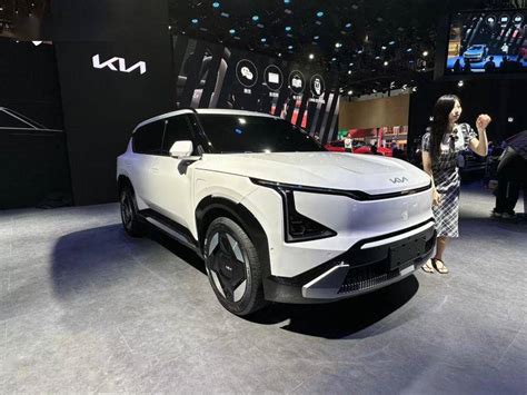 起亚全新ev5成都车展探馆 炫酷机甲风即将开启预售搜狐汽车搜狐网