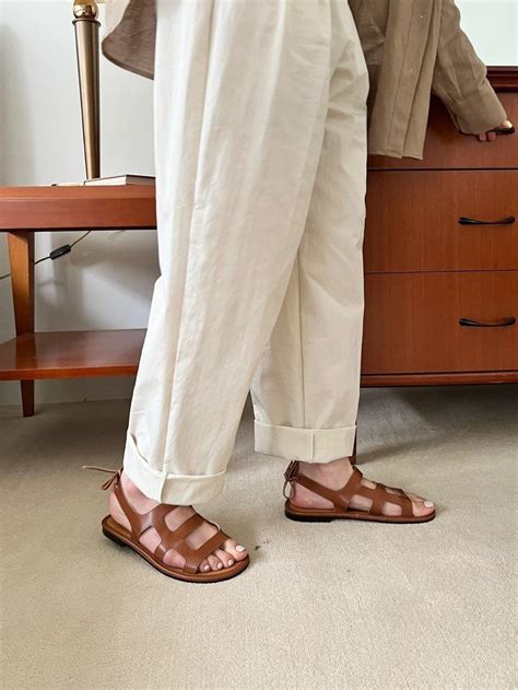 여름 여성샌들 매쉬라운드토 데일리 발편한 샌들 1센치굽 브라운플랫3컬러 230 250