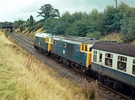 Class 35s Hymeks 7001 7028 Llanvihangel 220973 Jcb1 Uk Rail