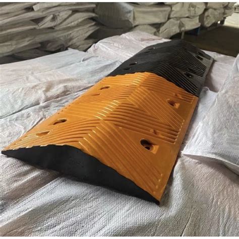 Premium Rubber Speed Hump 1 Meter High Rubber Speed Hump 7 Cm
