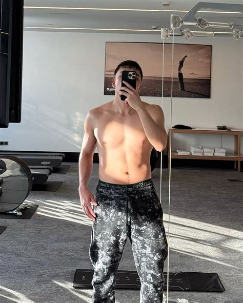 El Malilla Cuerpo Completo Fotos De Fútbol Cuerpo