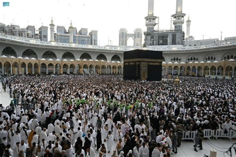صلاة عيد الفطر المبارك من المسجد الحرام
