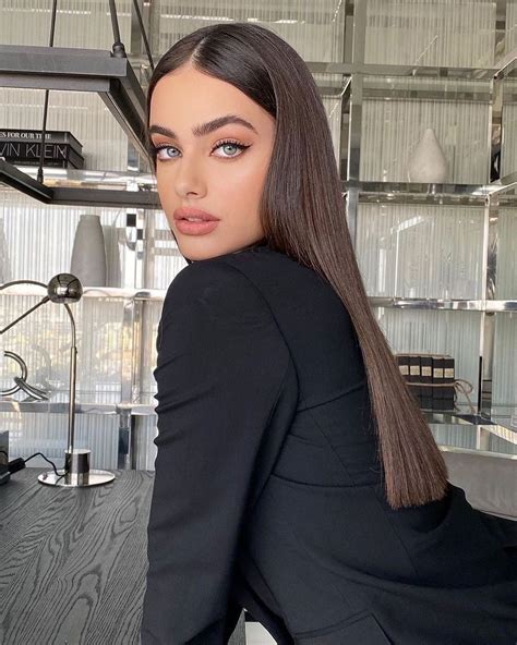 Yael Shelbia Brasil 🇧🇷 On Instagram “i Must Say I Love Looks With