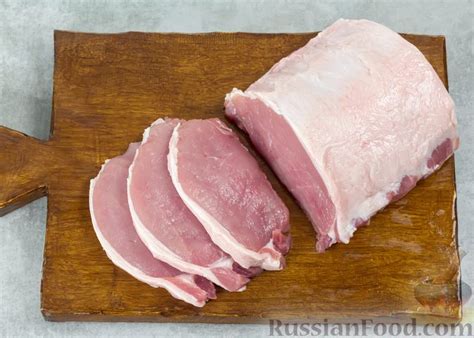 Рецепт: Свинина, запечённая в пиве, с луком и пряностями на RussianFood.com