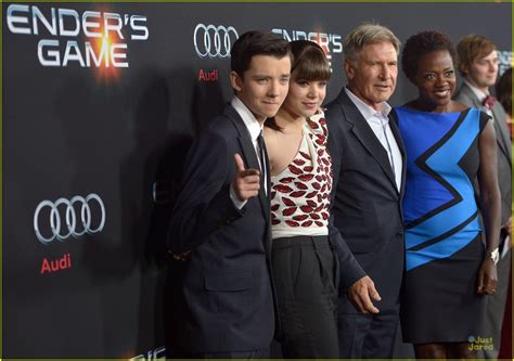 Hailee Steinfeld Enders Game Hollywood Premiere Photo 612337