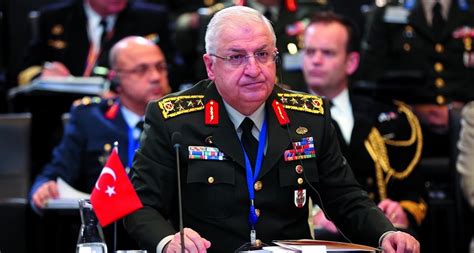 Турският министър на отбраната 30 държави не успяха да се обединят и да осигурят на Украйна