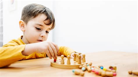 Az autizmus jelei mi az autista jelentése mikor derül ki az autizmus