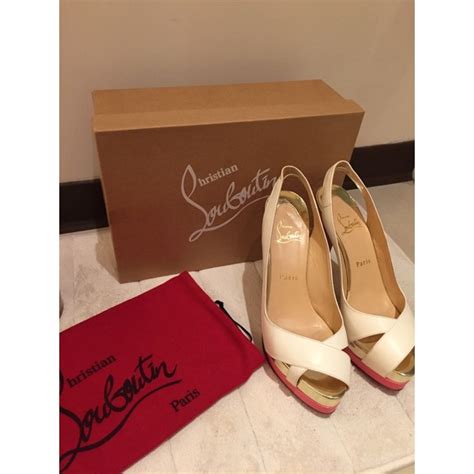 Christian Louboutin撞色紅底鞋 蝦皮購物