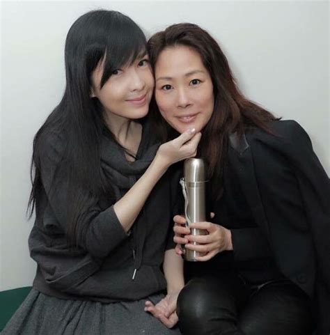 51岁周慧敏近照曝光，皮肤紧致少女感不减当年 搜狐大视野 搜狐新闻