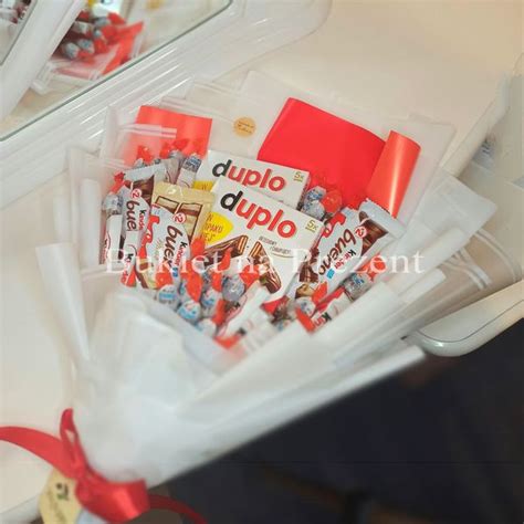 Słodki jadalny bukiet ze słodyczami Kinder Chocolate Bueno Schoko Bons Duplo Bukiety