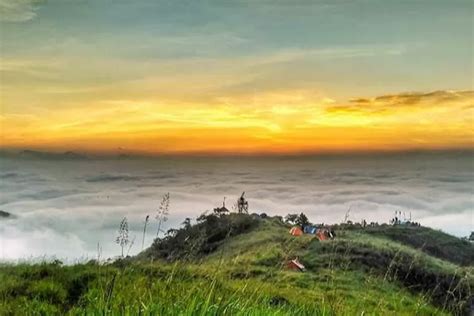 Bulan Agustus Camping Ceria Di Gunung Bendera Padalarang Bandung Barat
