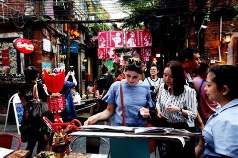 文艺百家 上海马路40年 泰康路：马路集市变身上海苏荷区