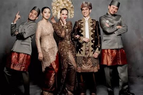 Gaduh Unggah Foto Bersama Natasha Rizky Saat Pernikahan Enzy Storia