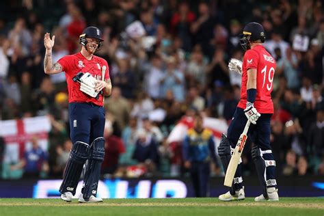 England Survives Narrow Escape Into Semifinals