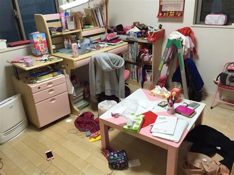 女子高生がリアルな「女子高生の部屋」を晒す→「俺のほうが汚い」「むしろ住みたい」 Togetter [トゥギャッター]