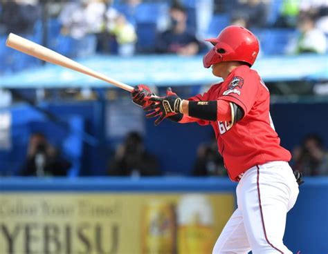 広島・石原が“プロ1号”3ラン チームは2戦連続完封負けから一転、大量リード広島カープデイリースポーツ Online